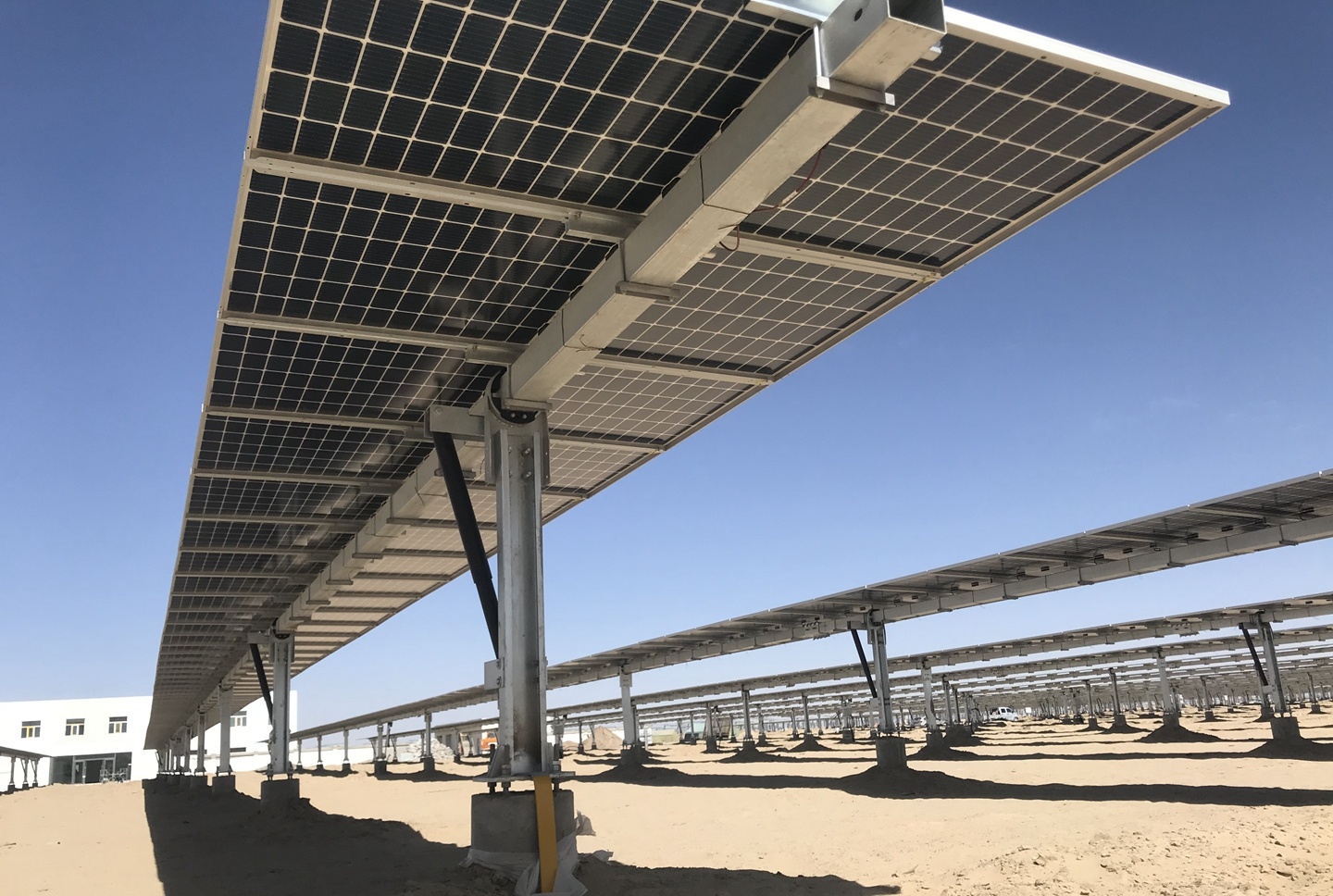 ezTracker D1P | Clenergy | Solar Racking | Cable Management | PV ...